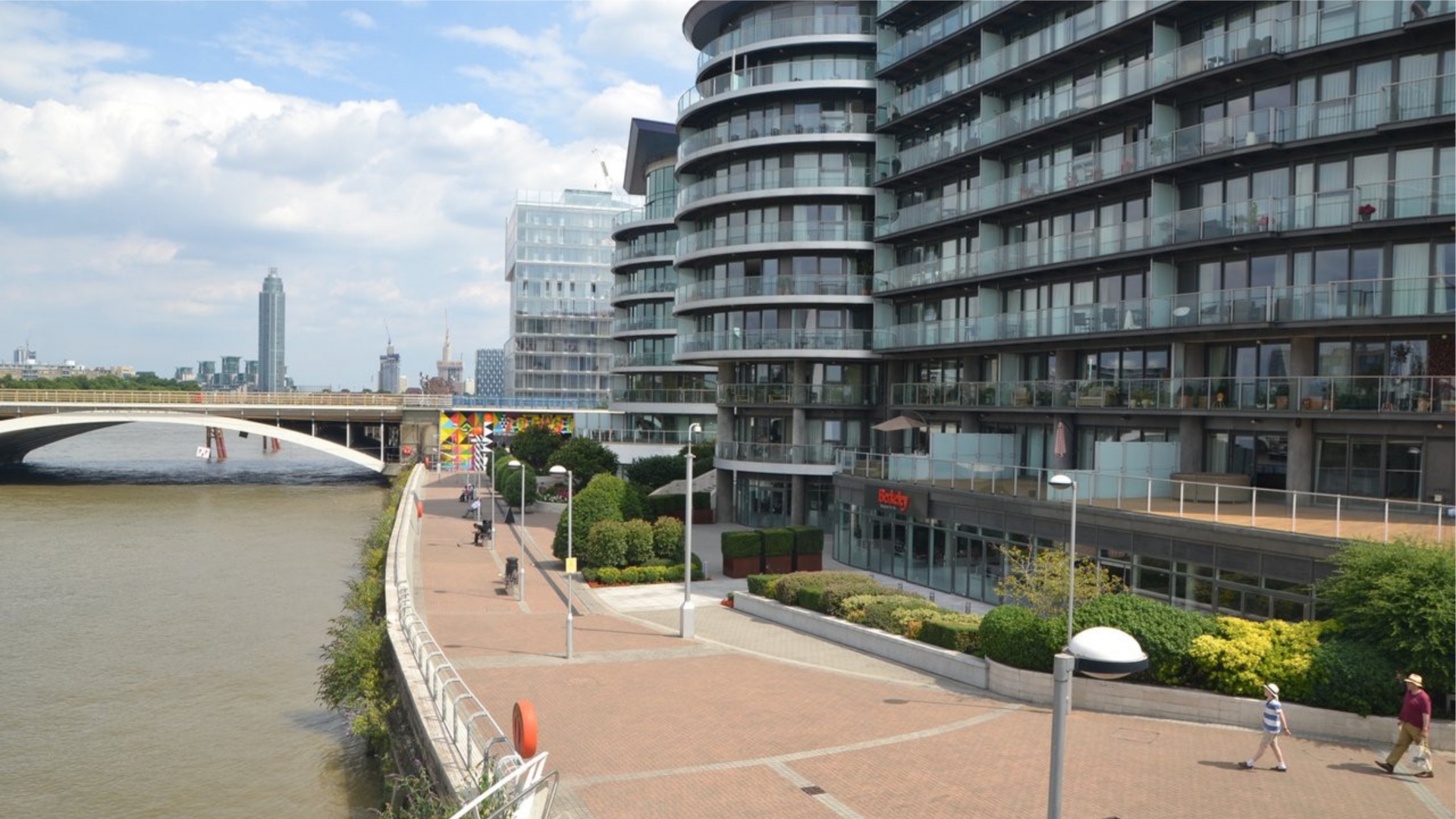 Chelsea Bridge Wharf is a waterfront development of apartments and ...