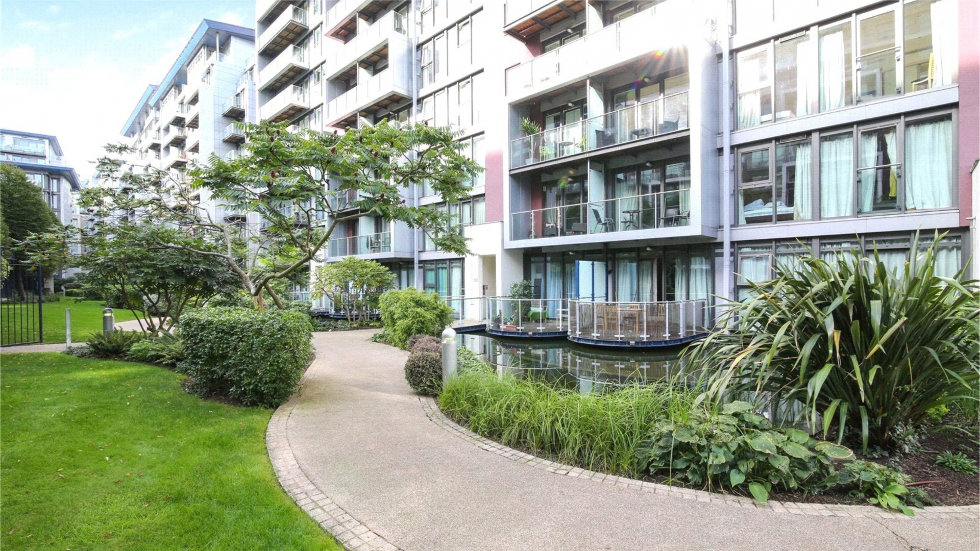 Chelsea Bridge Wharf is a waterfront development of apartments and ...