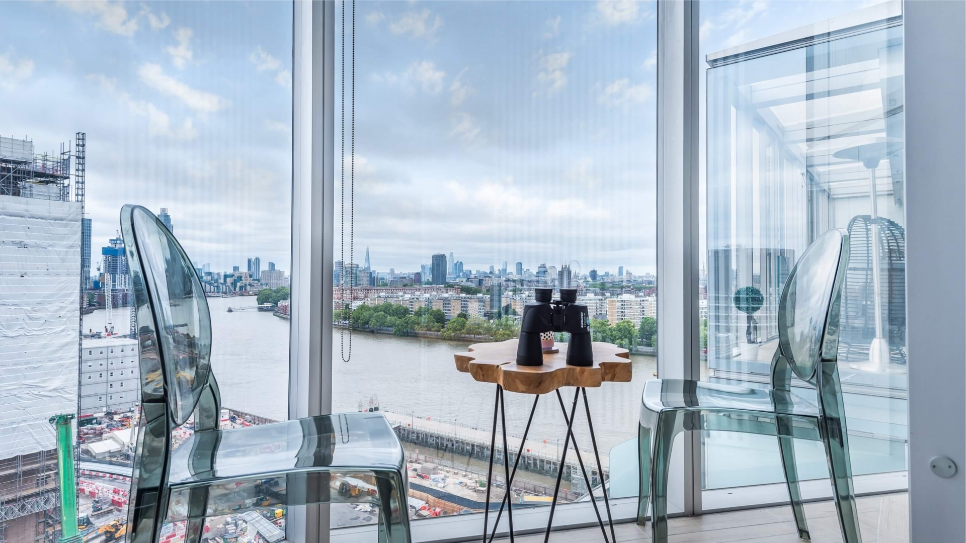 Chelsea Bridge Wharf is a waterfront development of apartments and ...