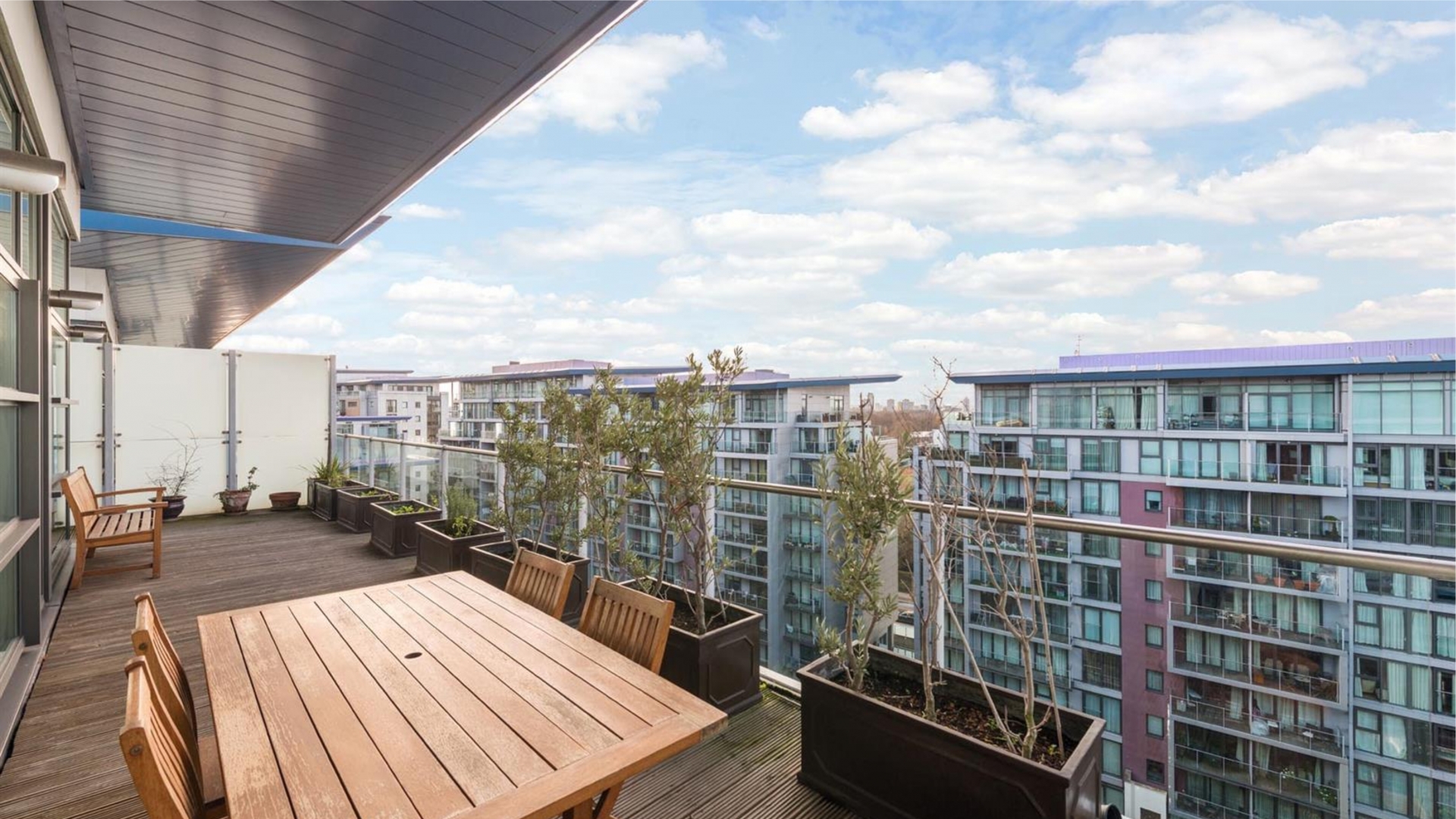 Chelsea Bridge Wharf is a waterfront development of apartments and ...